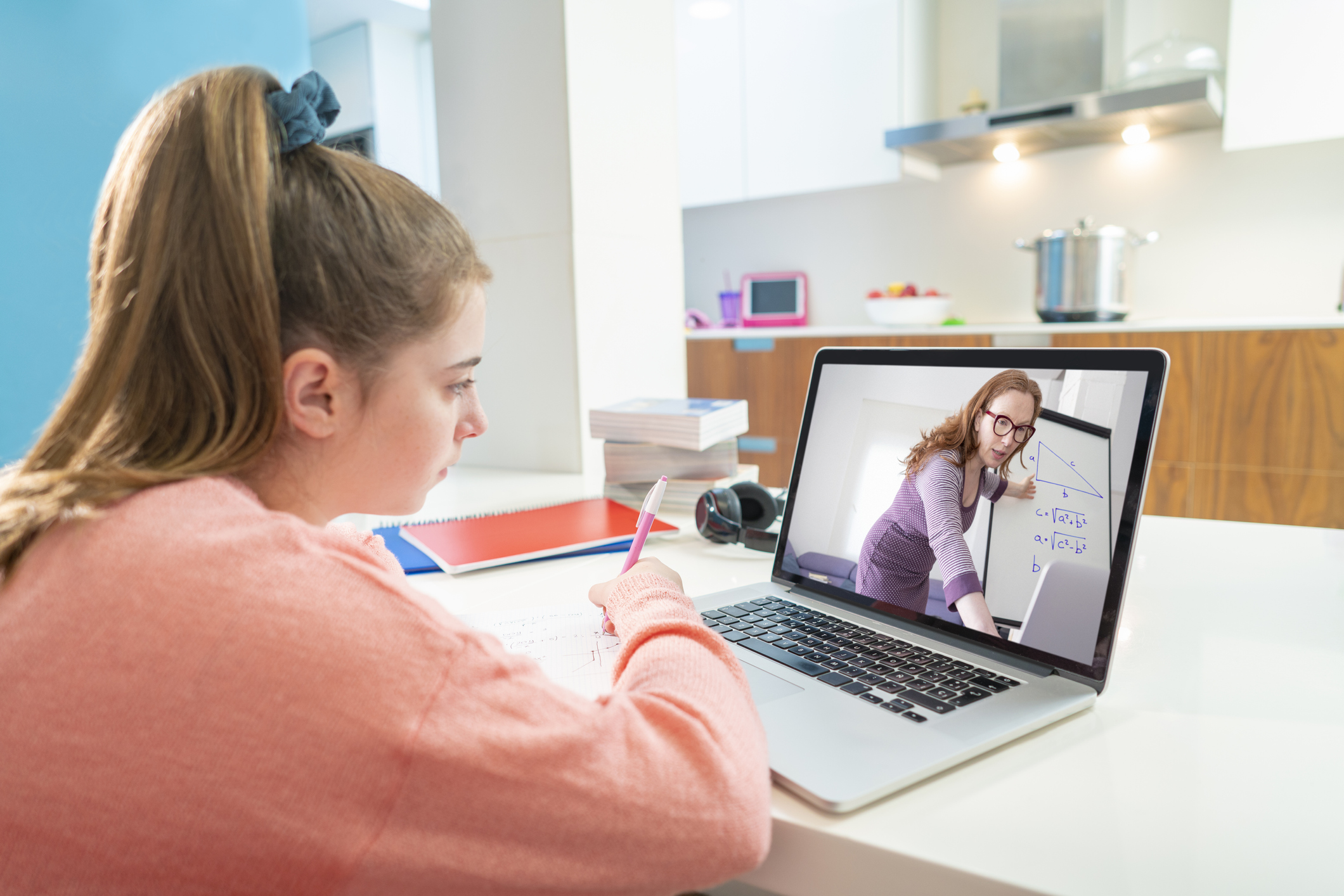 Can Online Math Tutors Help Students Get Better Grades? - Oxford Learning